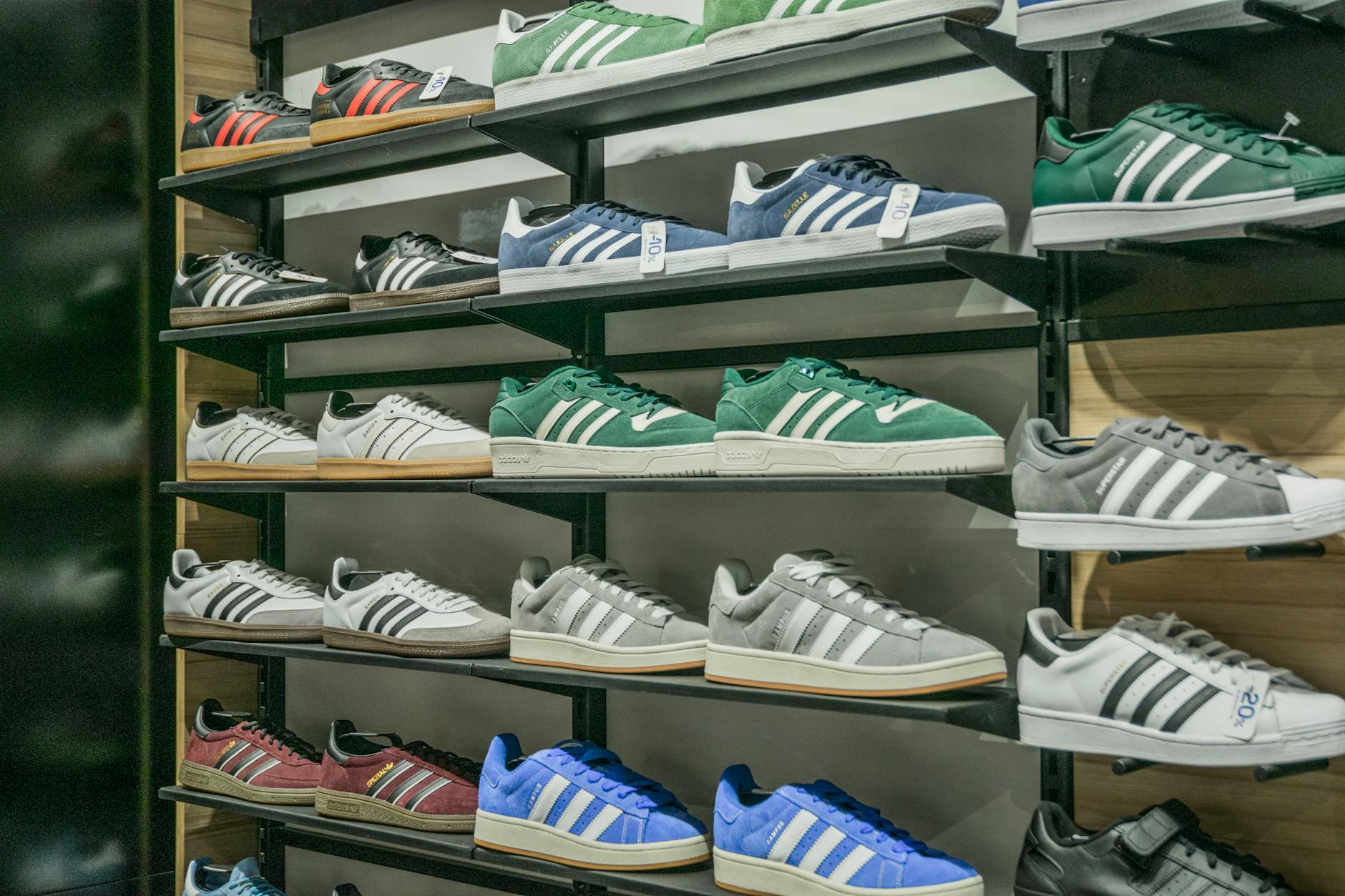 Adidas confirma brecha de datos tras ciberataque a proveedor de ...